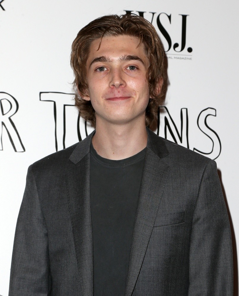 Austin Abrams Doblaje Wiki Fandom Powered By Wikia