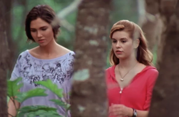 Image - Amber explains Luca to Kiki.png | Alien Surf Girls Wiki ...