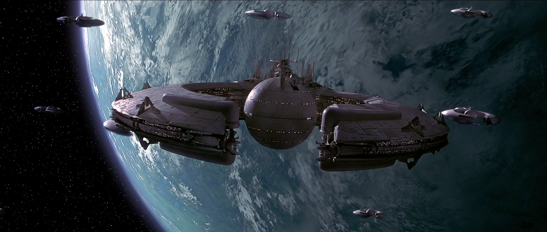 Wraith Hive Ship (s) (STARGATE) V. Lucrehulk-class Battleship (s) (STAR ...