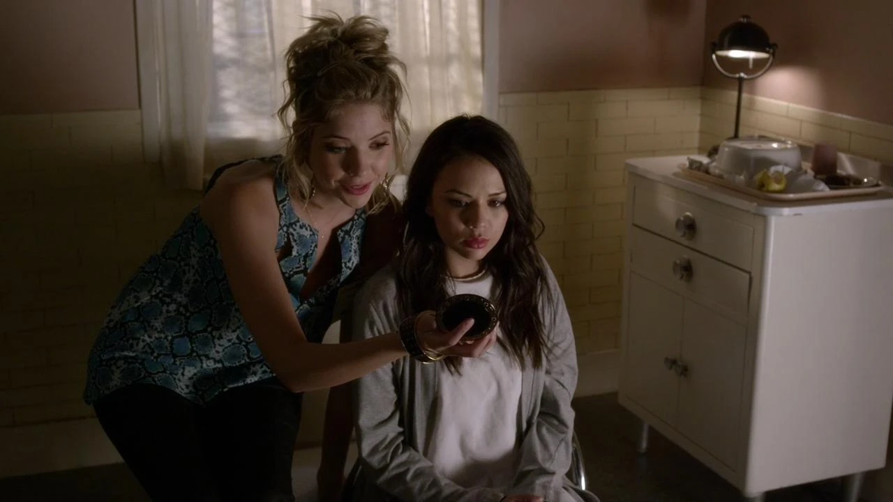 Image - Mona 3x02.jpg | Wiki Pretty Little Liars | FANDOM powered by Wikia