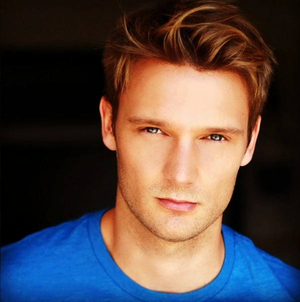 Classify two handsome British actors called 'Oliver'