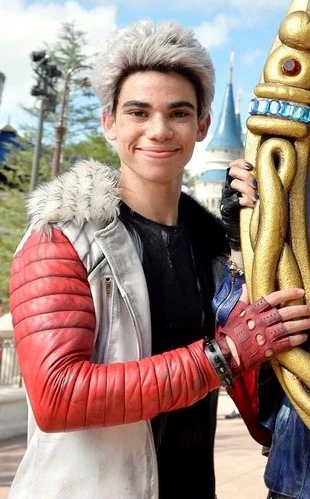 Carlos De Vil | Descendants Wiki | FANDOM powered by Wikia
