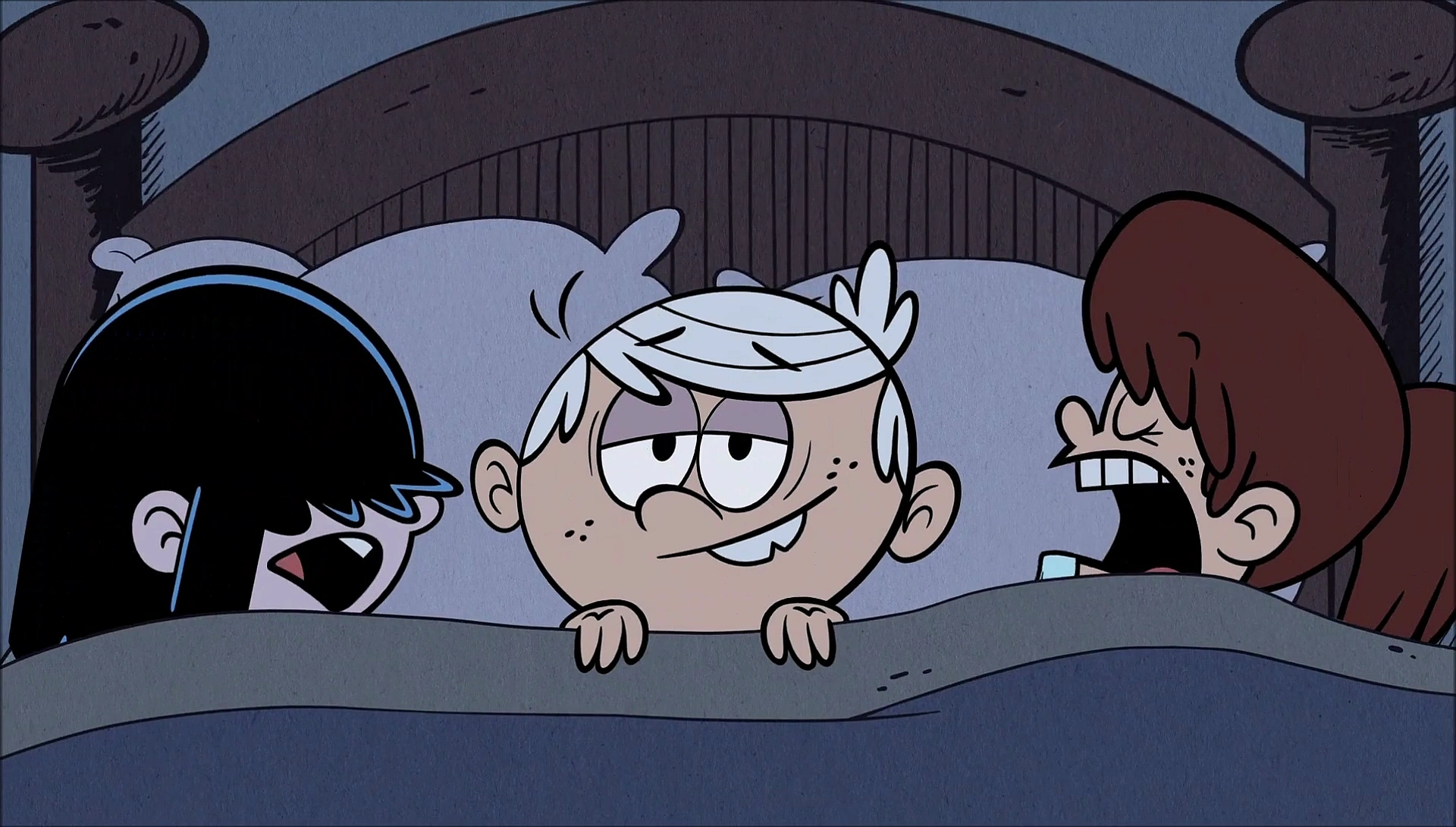 Image - S1E06B Linc sleeping with 2 sisters.png | The Loud House ...