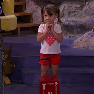 Chloe Thunderman | The Thundermans Wiki | FANDOM powered by Wikia