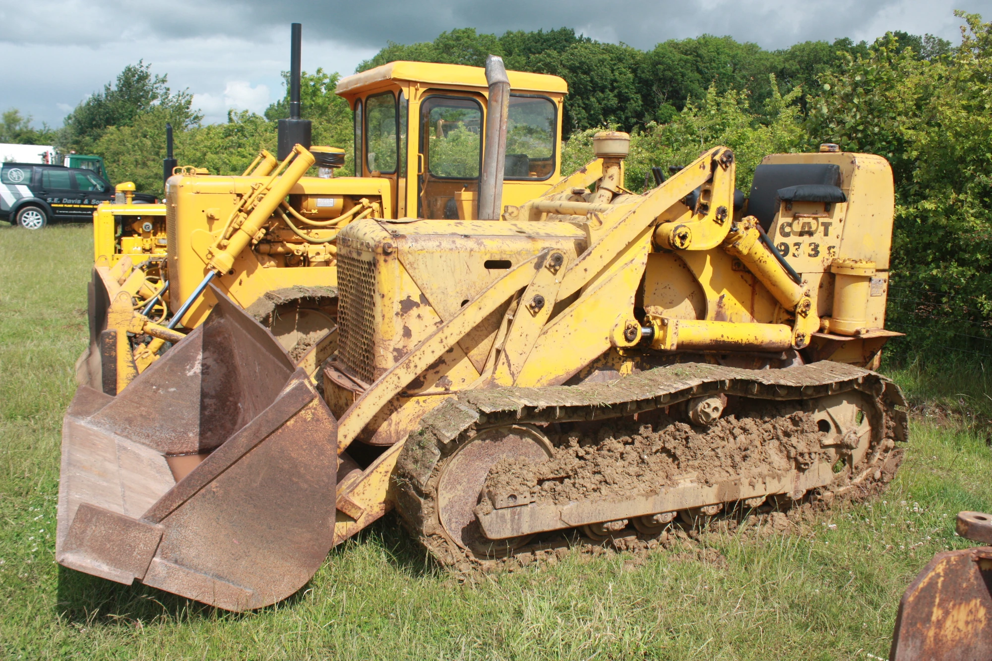 Caterpillar 933 Crawler Loader | Tractor & Construction Plant Wiki ...