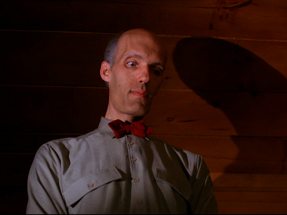 Giant Twin Peaks Wiki Fandom Powered By Wikia