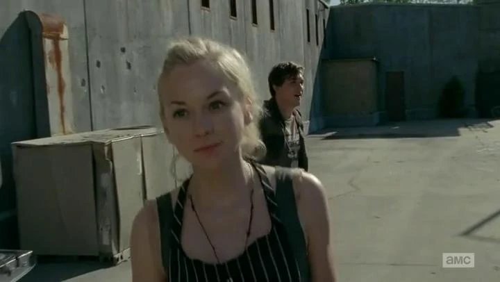 Beth And Daryl Middle Finger